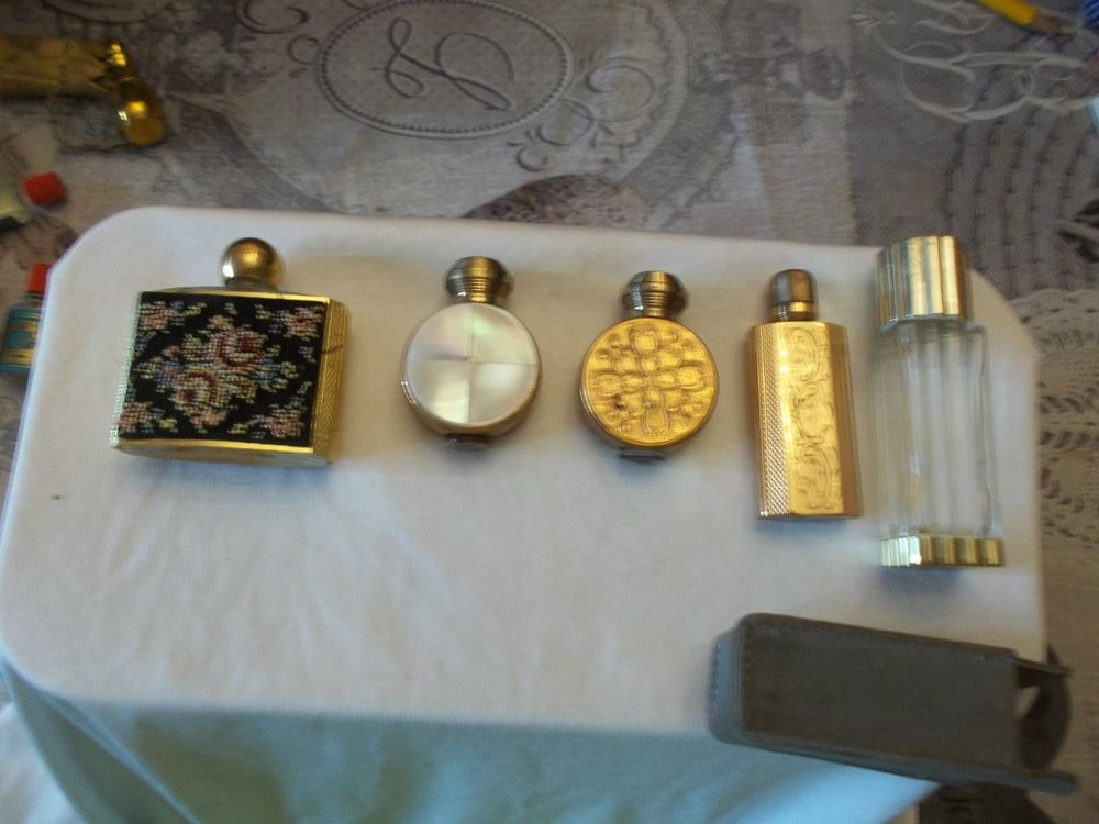 Vintage Parfum Sammlung (F) (Gebraucht) in Root für CHF 20 – mit Lieferung auf Ricardo kaufen