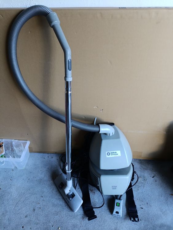 Nilfisk Backuum Staubsauger, Rucksackstaubsauger vintage (Gebraucht) in ...