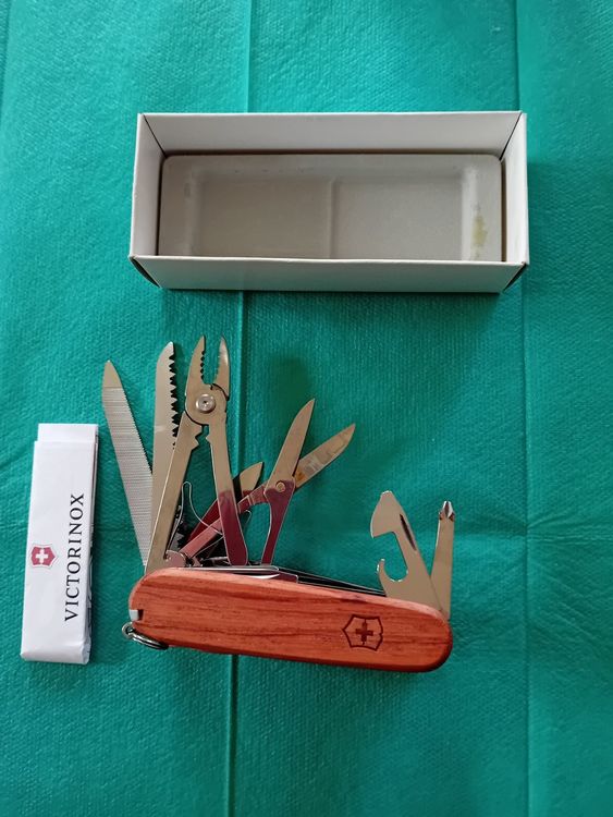 Victorinox Swiss Champ Hardwood | Kaufen auf Ricardo