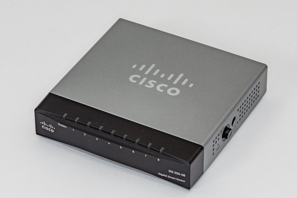 Cisco 8 Port Gigabit Managed Ethernet Switch ab CHF 1.00 | Kaufen auf ...