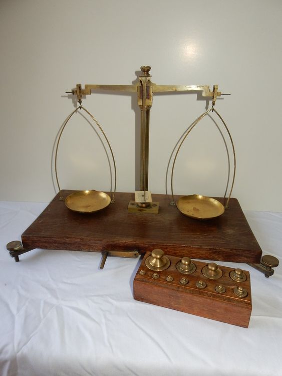 Balance ancienne avec poids | Kaufen auf Ricardo