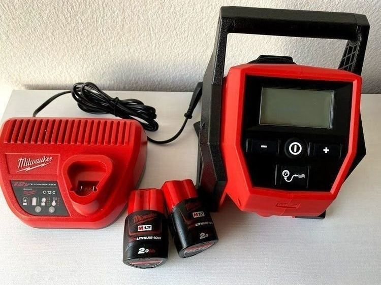 Milwaukee M12 Akku-Kompressor mit 2x2 Ah Plus Ladegerät (Neu (gemäss ...