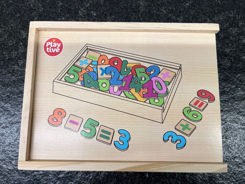 Play tive Holz-Magnet-Zahlen und Mathematik Symbole (NEU) (Neu (gemäss ...