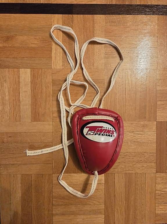 Coquille de protection Twins (Gebraucht) in Corsier GE für CHF 20 – nur ...