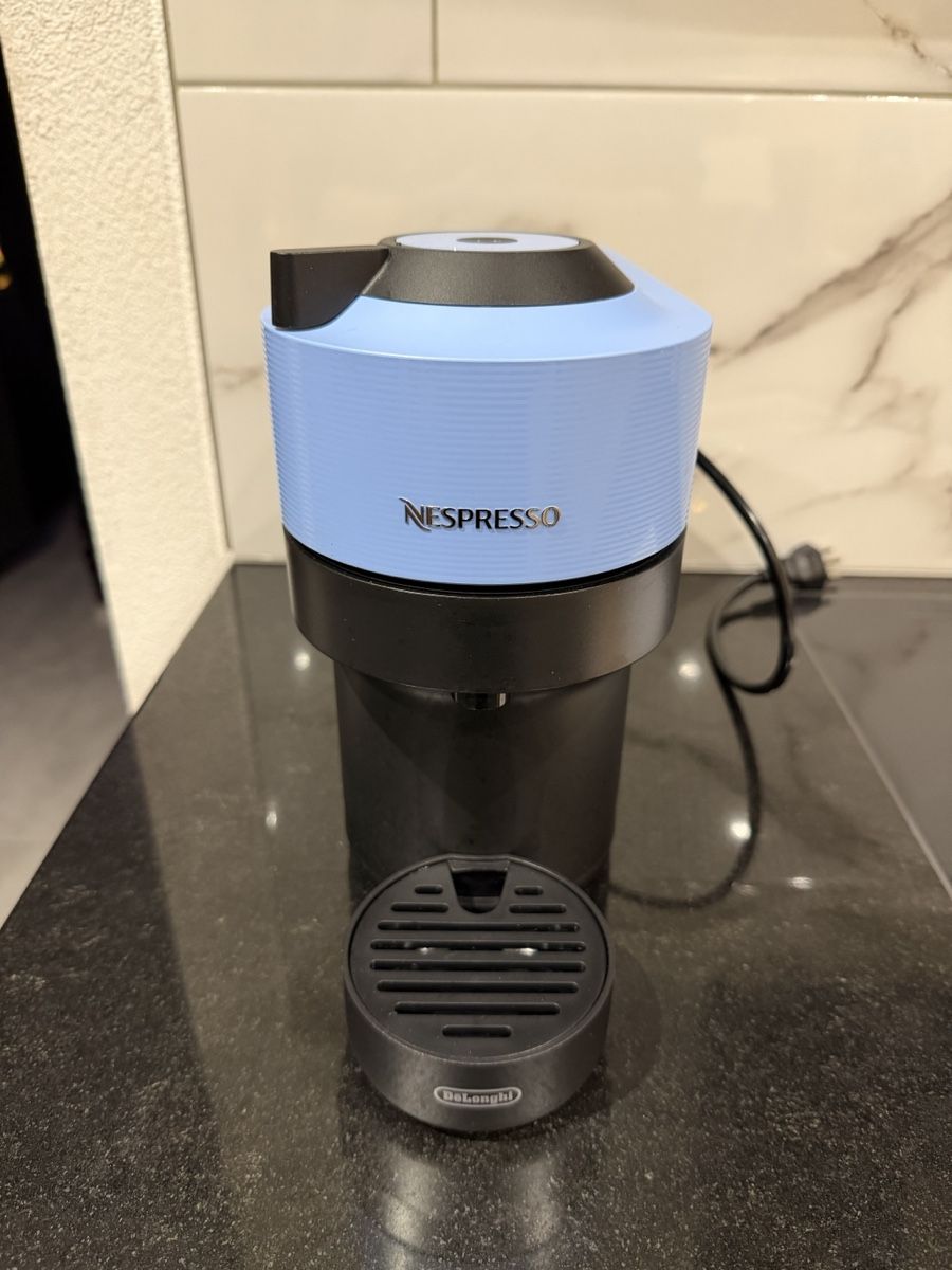 Machine Nespresso DeLonghi Vertuo (D'occasion) à La Neuveville pour CHF ...