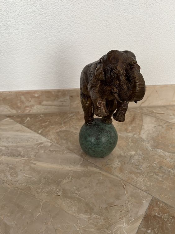 Rolf Knie Skulptur Elefant auf Kugel (Gebraucht) in Zumikon für CHF 551 – mit Lieferung auf ...
