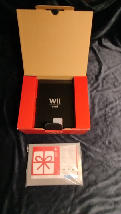 Rote Nintendo Wii mini Konsole OVP.NEW!!! (Neu und originalverpackt) in ...