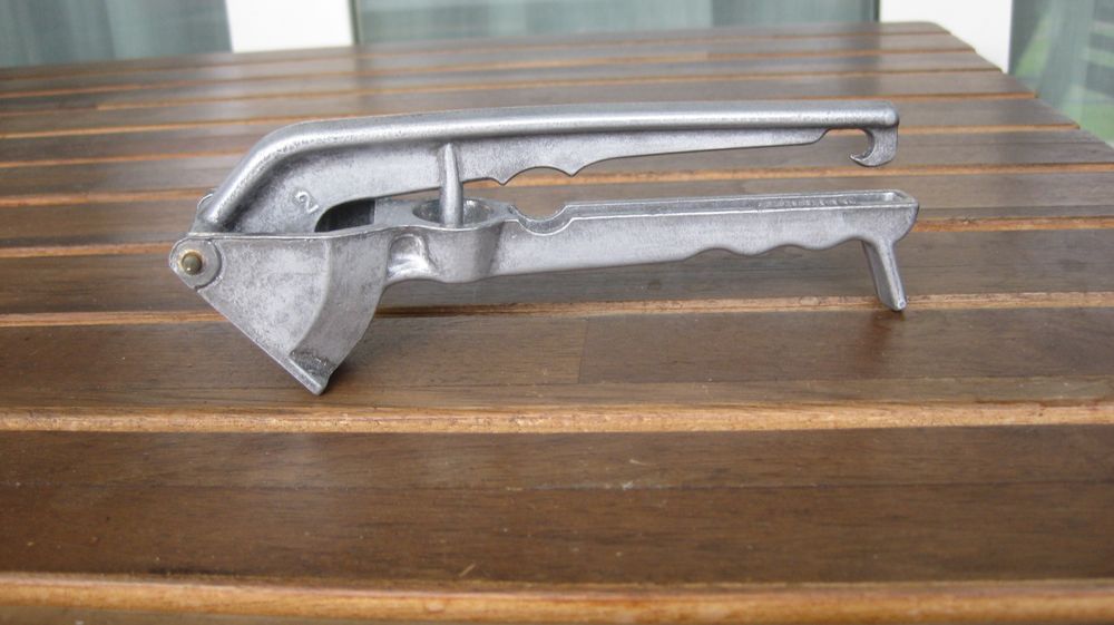 Knoblauchpresse Antik Multitalent (Gebraucht) in Nussbaumen AG für CHF ...