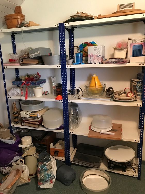 2 Grosse Regale (Gebraucht) in Fenkrieden für CHF 25 – nur Abholung auf ...