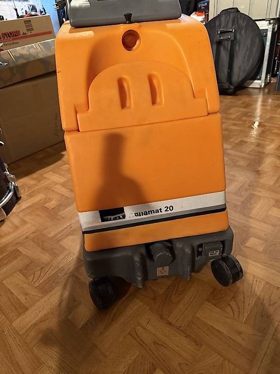 TASKI Aquamat 20 Teppichreinigungsmaschine. Gebrauchte (Gebraucht) in ...