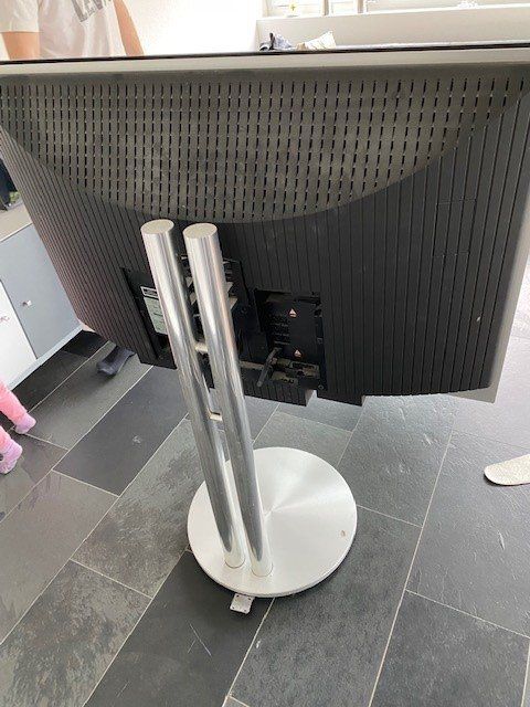 BeoVision 7-40 und Standfuss (Defekt) in Uttwil für CHF 1 – nur ...
