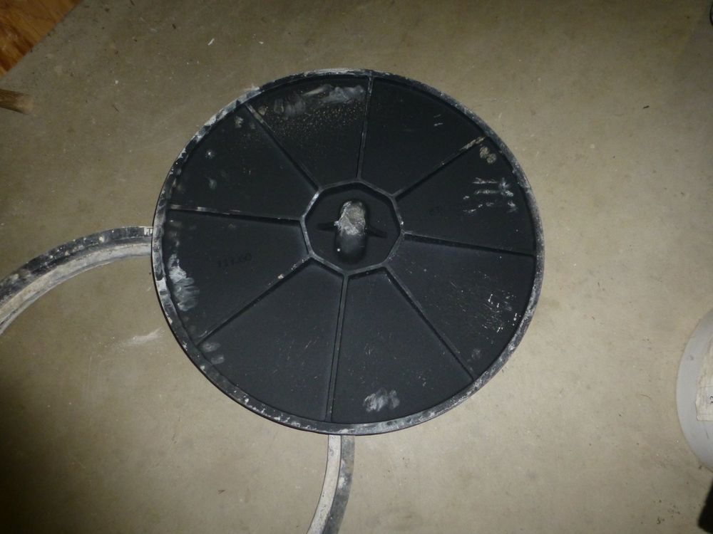Schachtdeckel BGS mit Ring Deckel 61cm Ring aussen 65cm (Gebraucht) in ...
