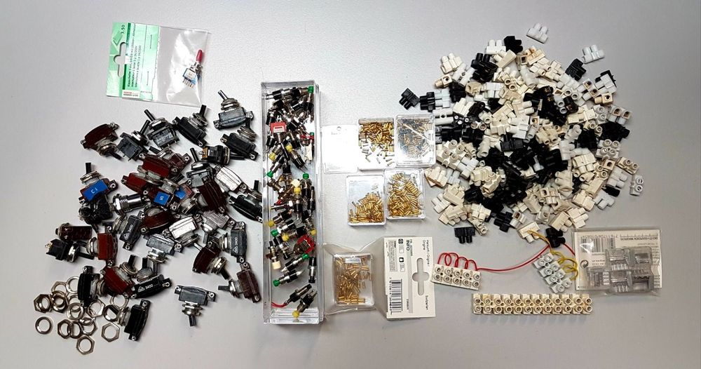 Endhülsen, Kippschalter, "Lüsterklemmen" (Gebraucht) in Breitenbach für ...