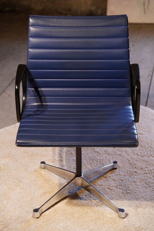 HERMAN MILLER - Eames Aluminium Chair EA 107 Designklassiker (Gebraucht ...