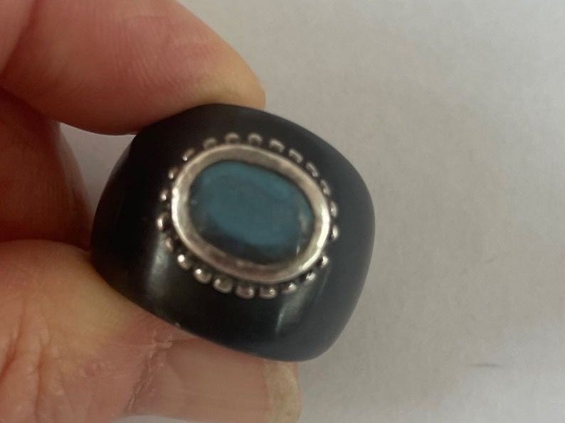 Schwarzer Ring, mit Labradorit Stein und Silber, Olga Ribler (Gebraucht ...