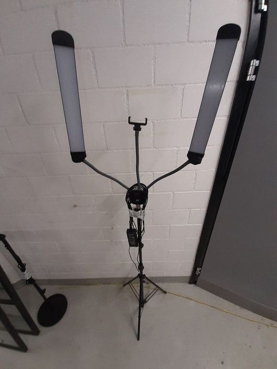 Double Arm LED Studio Light LF-Y500 (Gebraucht) in Zürich für CHF 20 ...