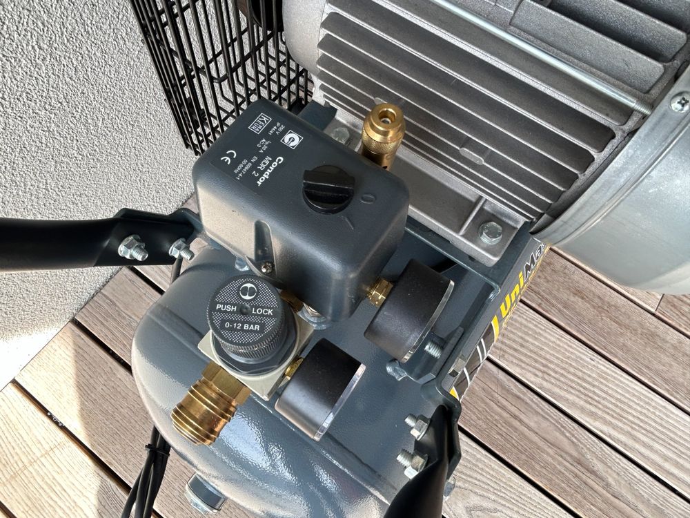 Schneider UniMaster UNM 410-10-50W Kompressor m. Zubehör (Gebraucht) in ...