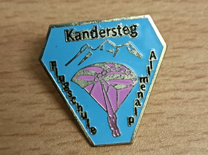 Pin Kandersteg Flugschule Allmenalp - Box 3 (Gebraucht) in Köniz für ...