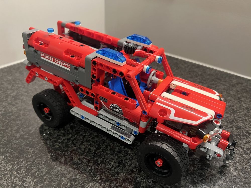 LEGO Technic 42075 First Responder (Gebraucht) in airolo für CHF 35 ...