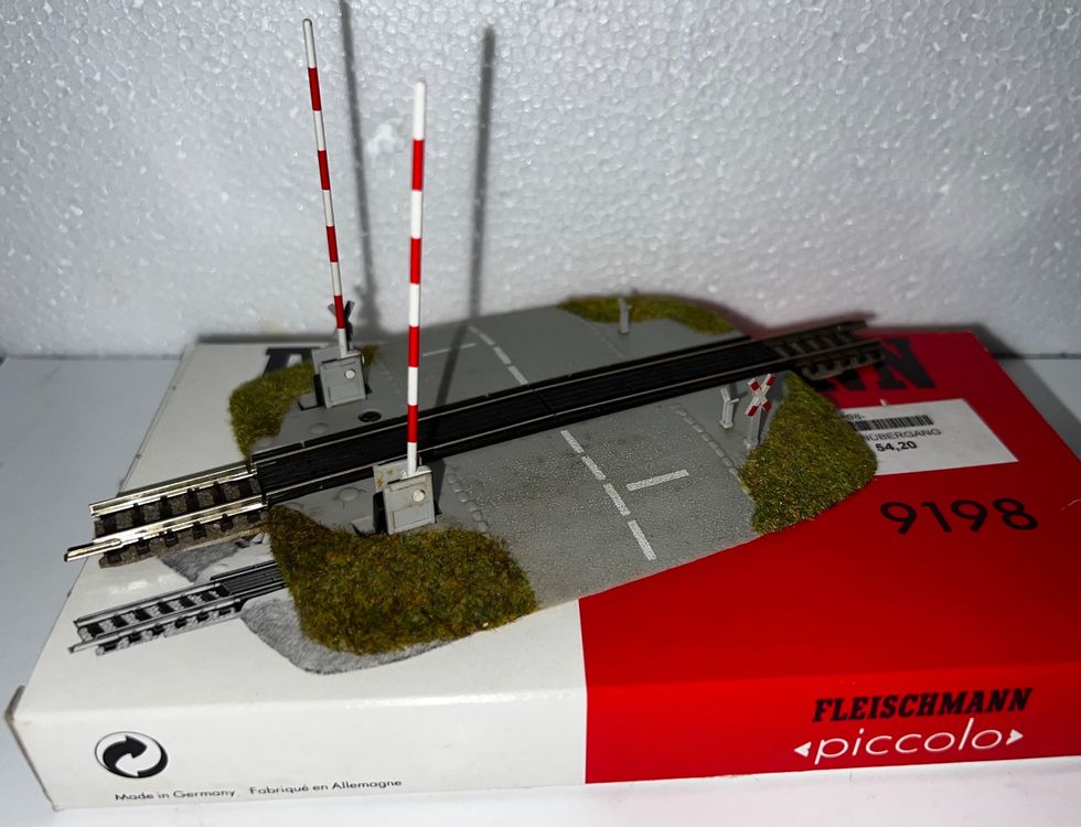 Fleischmann beschrankter Bahnübergang (9198) | Kaufen auf Ricardo