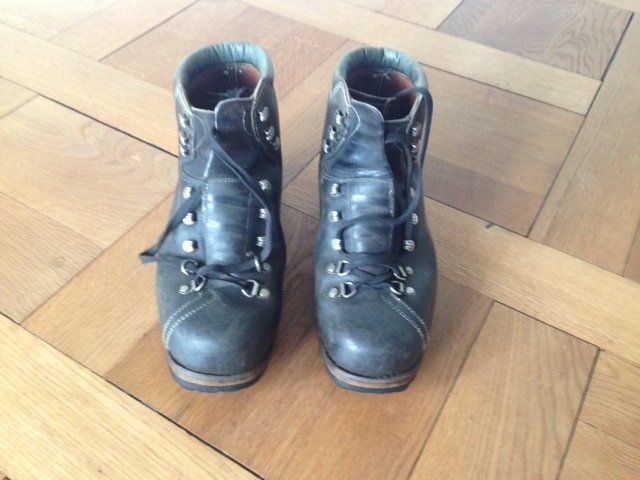 Alte Wanderschuhe (Gebraucht) in Bolligen für CHF 30 – nur Abholung auf ...