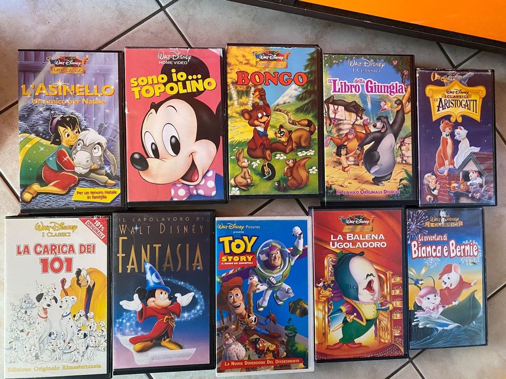 DISNEY 10 VHS PAL VERSIONE ITALIANA (Usato) a Minusio per CHF 18 – con ...