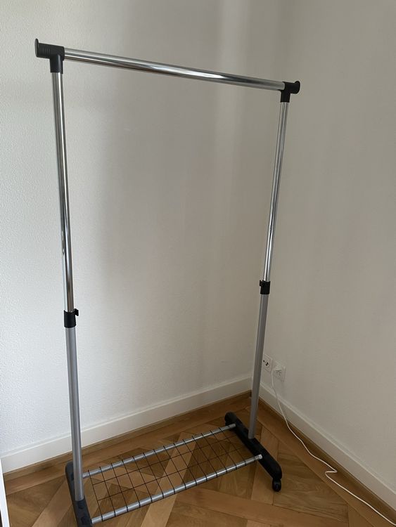 Kleiderstange zur Abholung (Gebraucht) in Zürich für CHF 1 – nur Abholung auf Ricardo kaufen