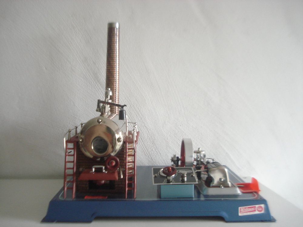 Wilesco: Grosse Dampfmaschine D24, mit Zubehör, gut erhalten (Gebraucht) in St.Gallen für CHF ...