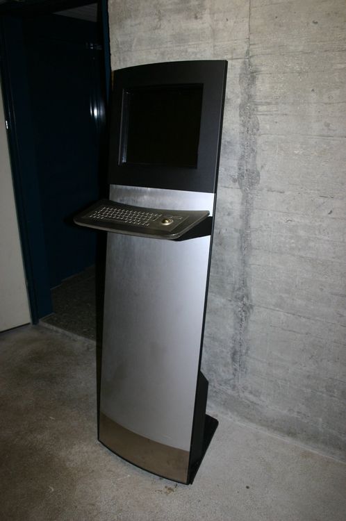 2 stk Infoterminals für einen Betrieb mit einem Computer | Kaufen auf Ricardo