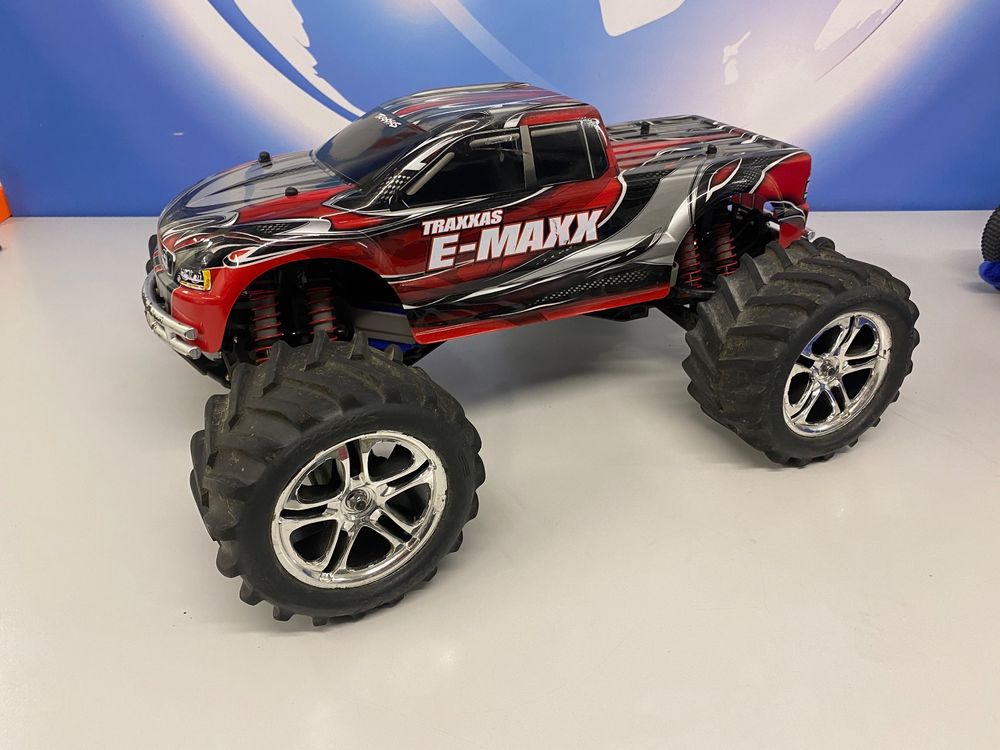 Traxxas E-Maxx 1/8 4x4 Brushless | Kaufen auf Ricardo