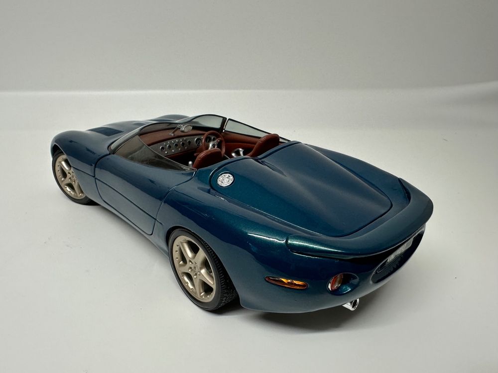 Jaguar XK 180 1:18, blau/grün, Maisto | Kaufen auf Ricardo