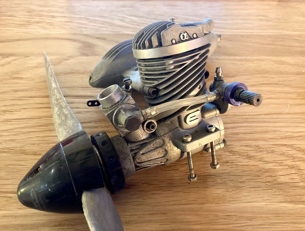 Moteur nitro Evolution Engine avion avec hélice | Kaufen auf Ricardo