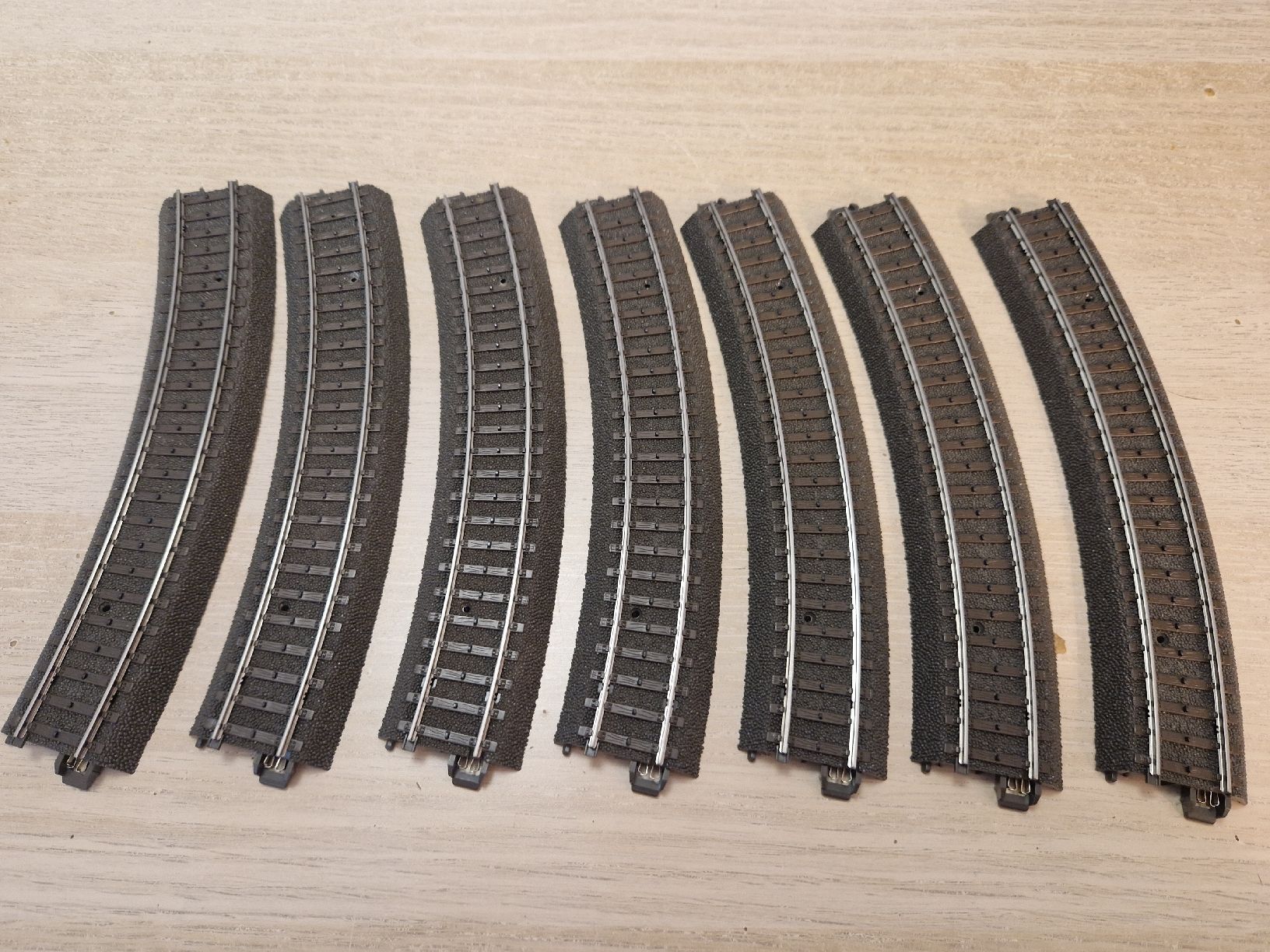 Märklin 7 x 24130 Gebogenes gleis C H0 (D'occasion) à St-Aubin-Sauges pour CHF 10 – avec ...