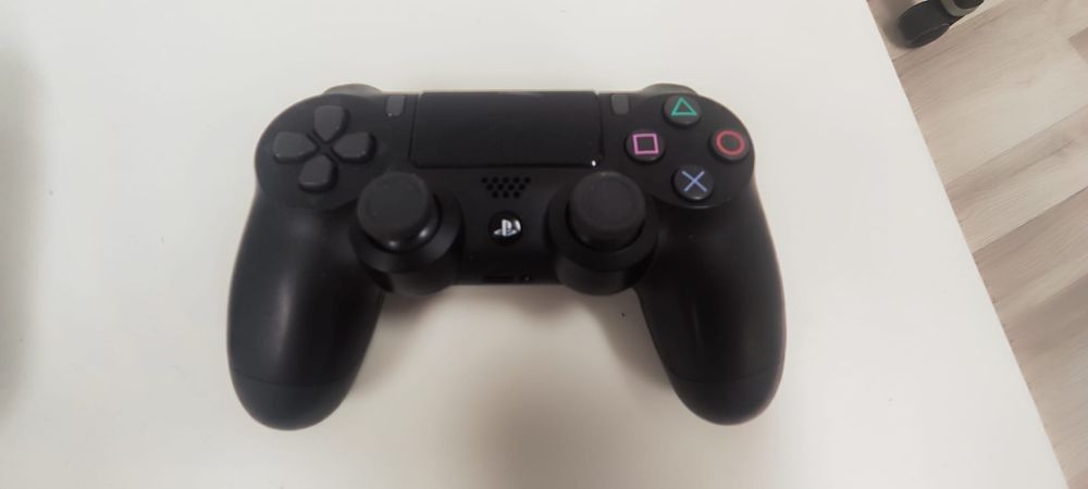 PS4 Dualshock 4 Wireless Controller - Black | Kaufen auf Ricardo