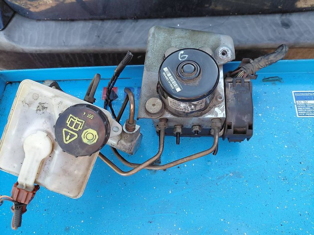 ABS-Einheit zu Volvo V70 D5 Jg. 2006 (Gebraucht) in Wolhusen für CHF ...