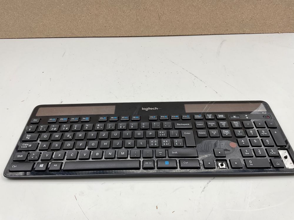 Logitech K750 Wireless Keyboard defekt für Bastler (Defekt) in ...