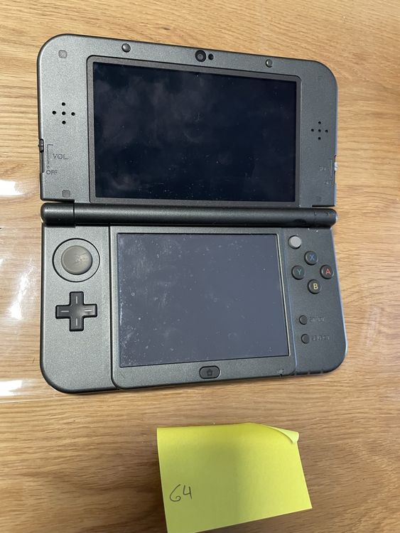 New Nintendo 3DS XL (Gebraucht) in Bazenheid für CHF 163 – mit ...