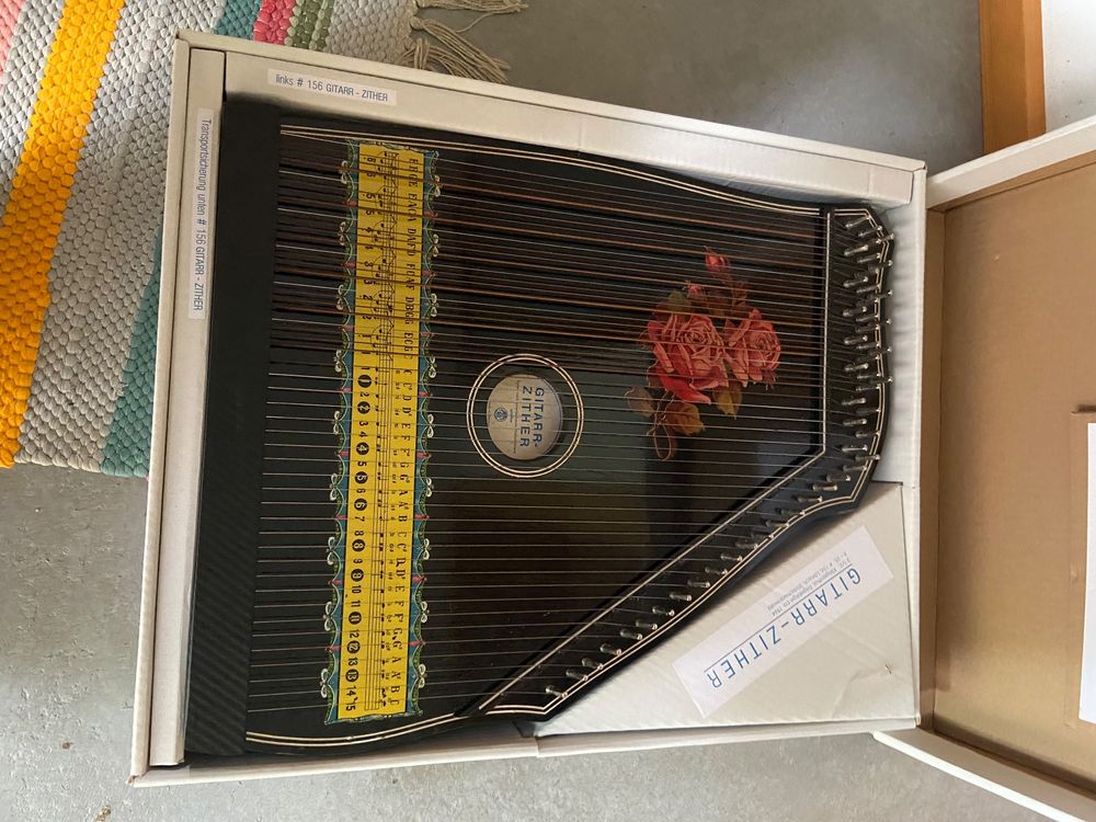 Akkord Zither inkl. Notenblätter und Stimmgerät | Kaufen auf Ricardo