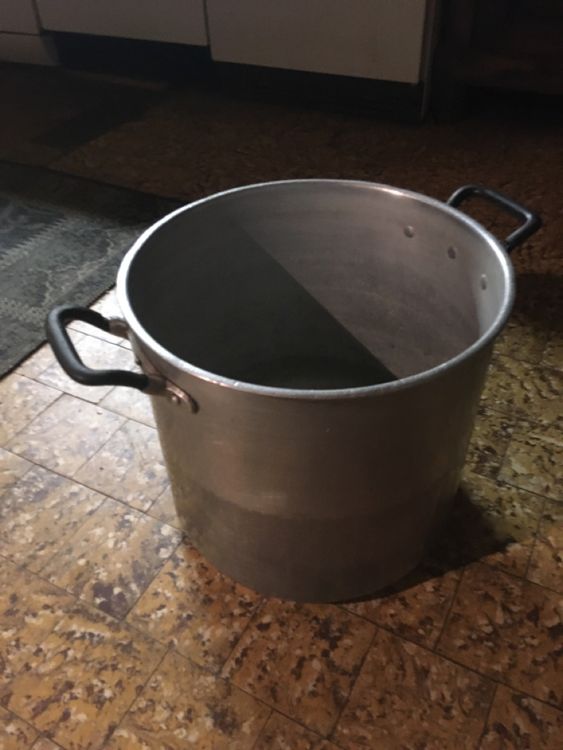 Grosser alter Topf aus Aluminium (Gebraucht) in Wila für CHF 25 – mit ...