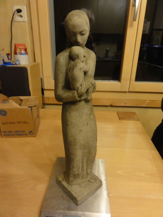 Grosse Statue Figur Mutter mit Kind auf dem Arm Zustand toll (Gebraucht ...
