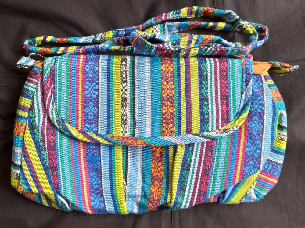 NEU: Umhängetasche bunt / Freizeittasche fürs Smartphone etc (Neu (gemäss Beschreibung)) in ...