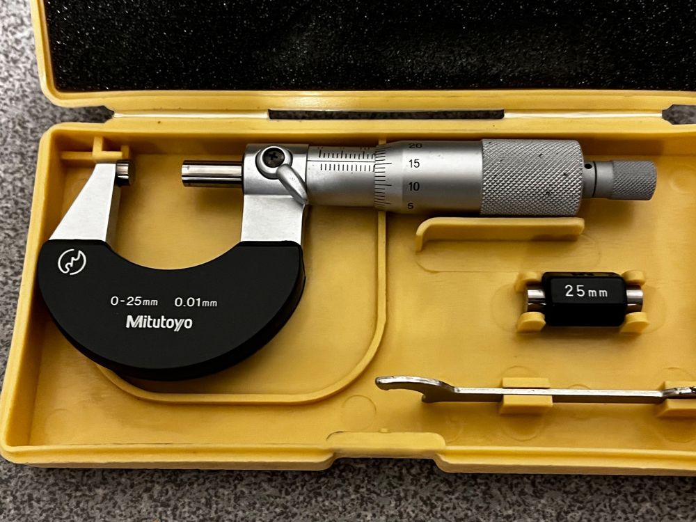MITUTOYO Bügelmessschraube - MICROMETER 0 - 25 mm ab 1.- (Gebraucht) in Unterägeri für CHF 37 ...