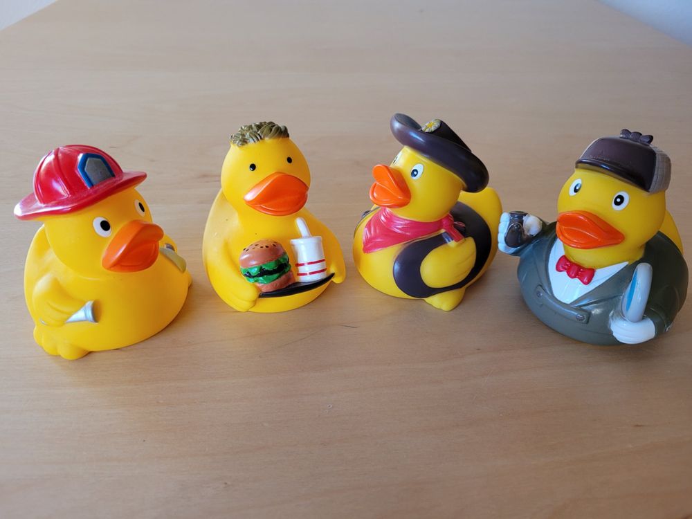 4 Gummienten Badeenten Quietscheenten (Feuerwehr, Sheriff,.. (Gebraucht ...