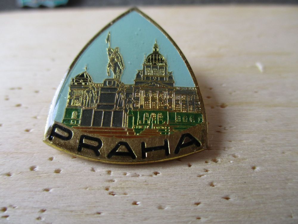 Praha Pin (Neu (gemäss Beschreibung)) in Felsberg für CHF 0.5 – mit ...