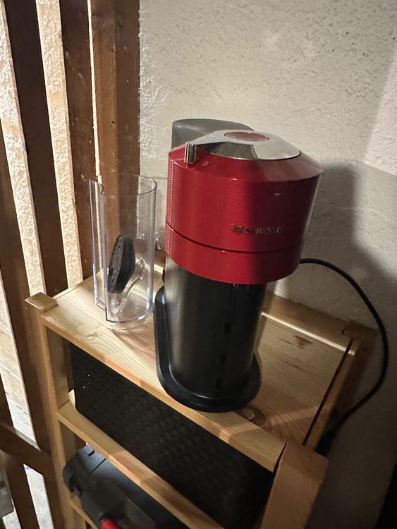 Nespresso Kaffeemaschine Vertuo Next Premium Rot, gebraucht | Kaufen ...