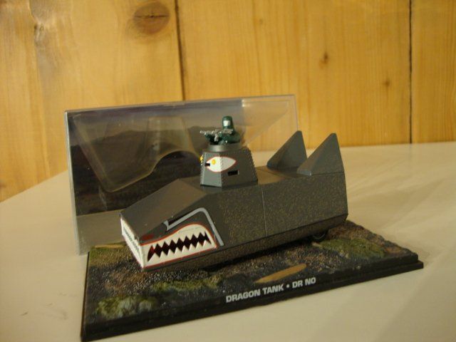 1:43 JAMES BOND 007 Dr.No. Dragon Tank Panzer | Kaufen auf Ricardo