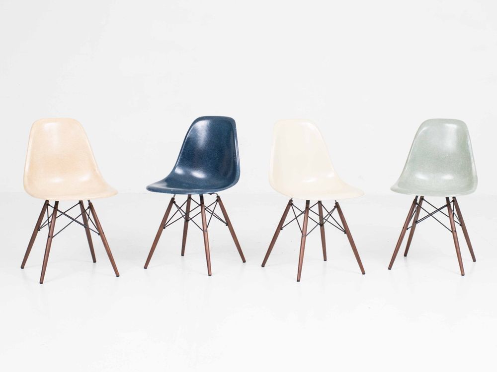 Vitra Fiberglass Side Chairs DSW von Eames, 4er Set (Gebraucht) in ...