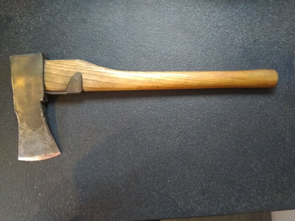 Beil Antik (Gebraucht) in Oberdorf NW für CHF 28 – mit Lieferung auf ...