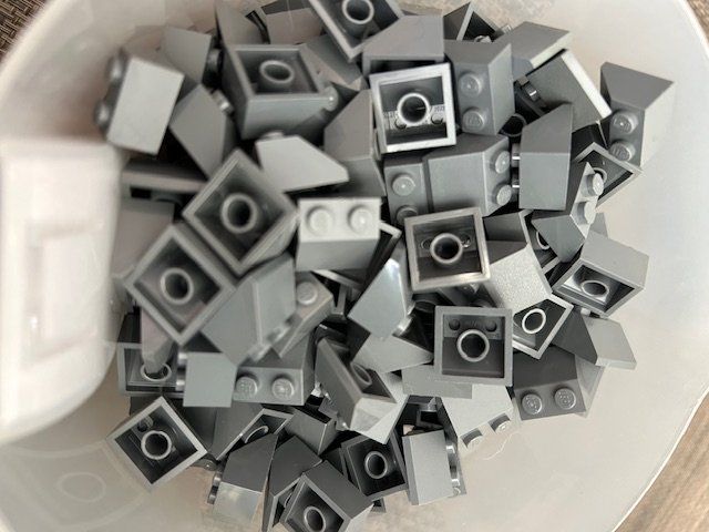 LEGO 140 Gramm / ca. 140x Schrägstein 2x2 45° (3039) (Gebraucht) in für ...