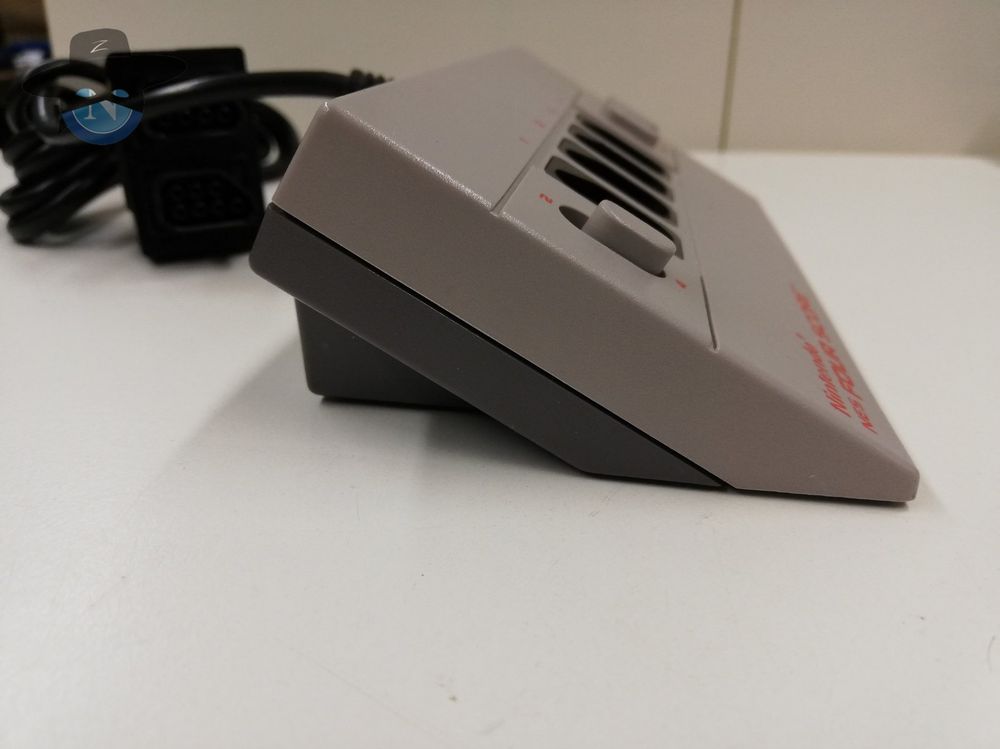 4 Player Adapter für Nintendo NES (Gebraucht) in St. Gallen für CHF 16. ...